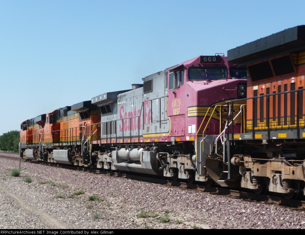 BNSF 669 Eastbound